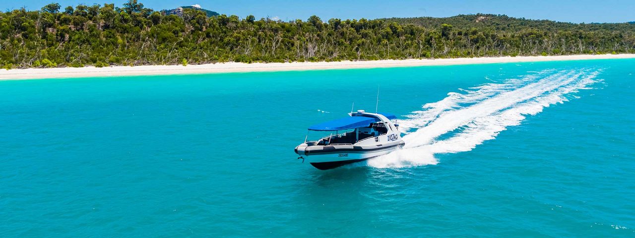 How To Visit Whitehaven Beach (4 Different Ways)